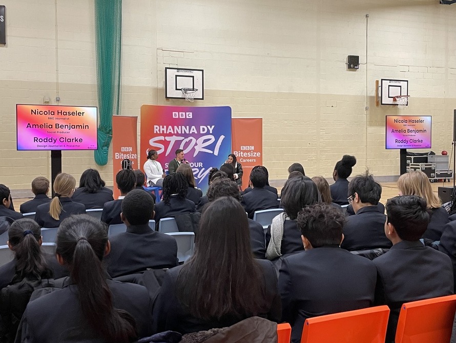 St Mary's Catholic High School in Croydon - Profile (2023)