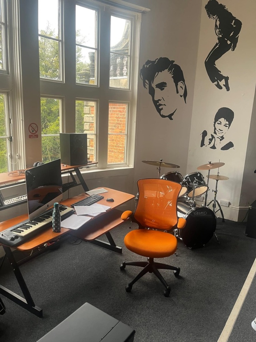 Brook Primary School - Profile (2023)