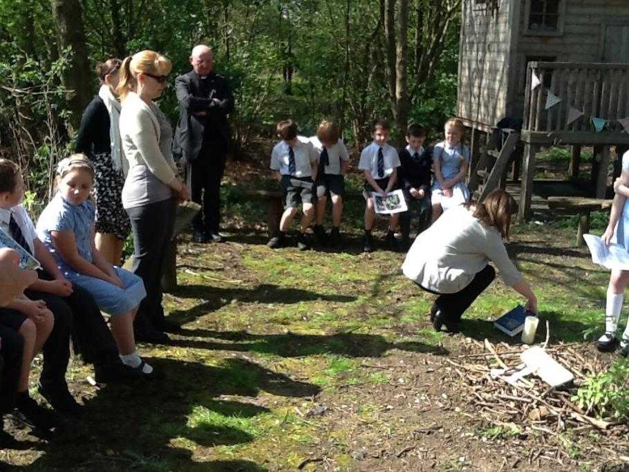 Holy Family Catholic Primary School in Cronton - Profile (2023)