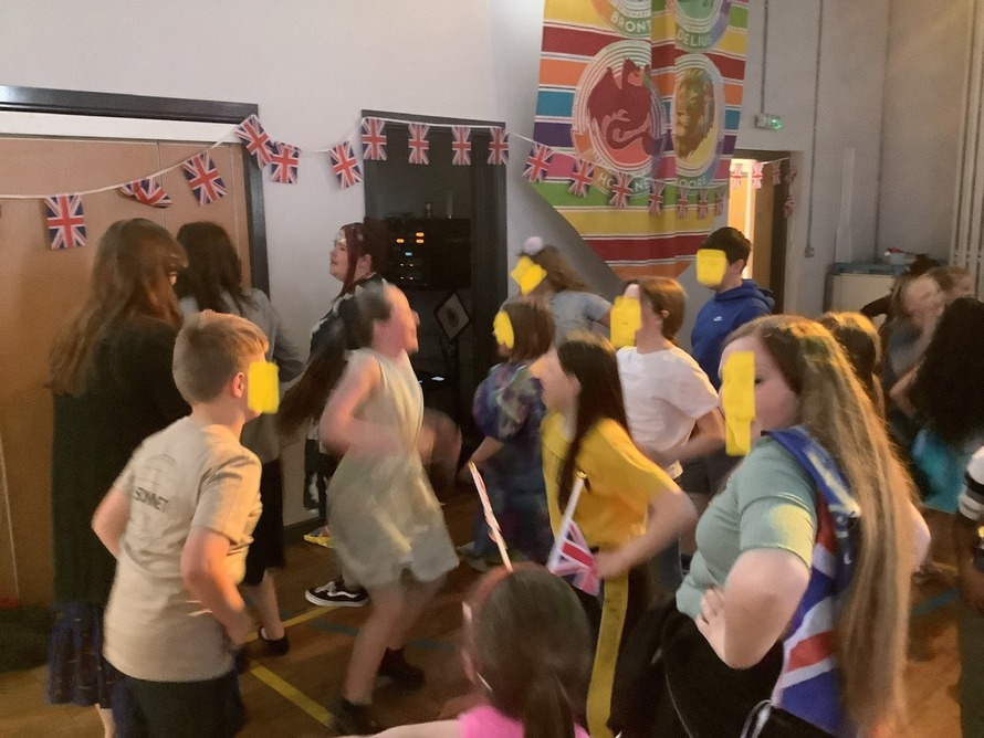 Beeston Primary School in Leeds - Profile (2023)