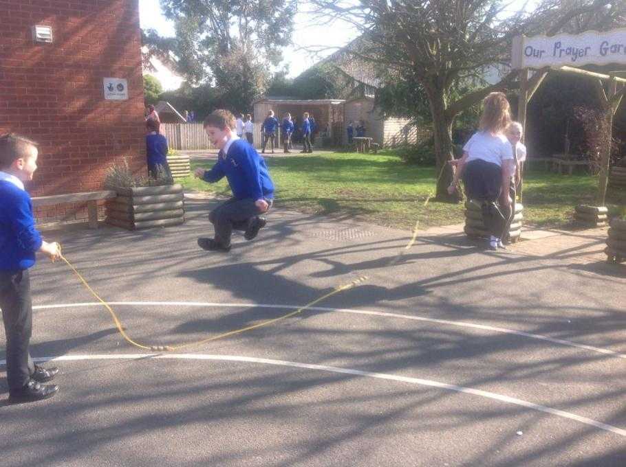 St Mary's Catholic Primary School in Evesham - Profile (2023)