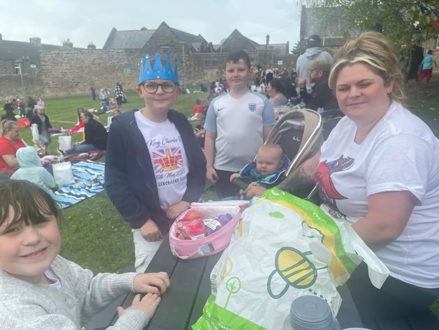 Castle View Primary School in Matlock Town - Profile (2023)